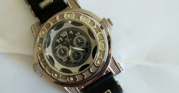 Ceas barbatesc. De colectie. 3 cadrane, doua fete. 1610