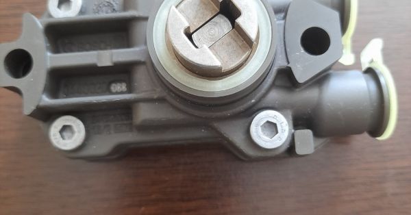 Pompa alimentare Mercedes Benz cod 0440020 65399